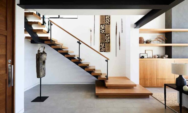 6 Inspirasi Desain Tangga Loteng yang Minimalis dan Aesthetic - Nusa ...